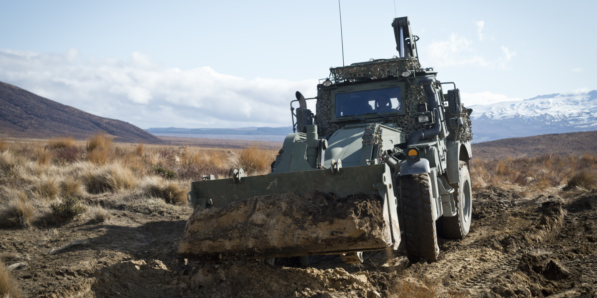 High Mobility Engineer Excavator (Combat Tractor) - New Zealand Defence ...