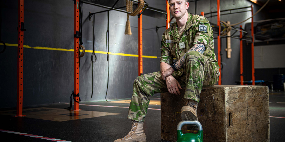 Army Officer smashes Guinness Book of World Records kettlebell ...