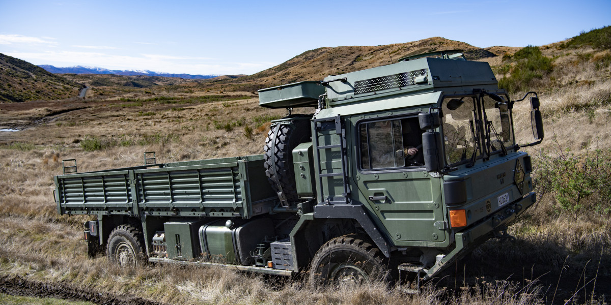 Reservists behind the wheel of the Medium Heavy Operational Vehicle ...