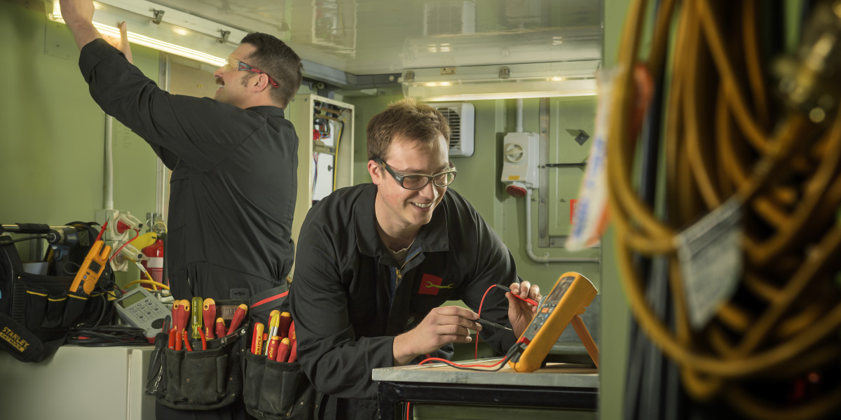 Army electrical fitters – the ‘jack of all trades’ - New Zealand ...