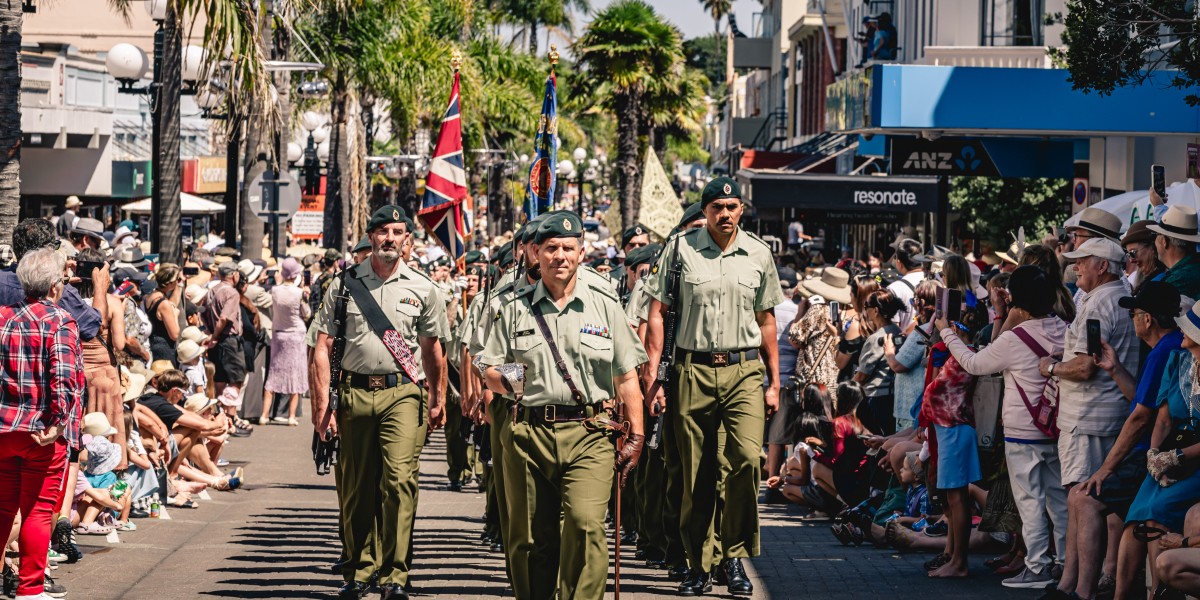 Army Reserve Force soldiers march through Art Deco Napier parade - New ...