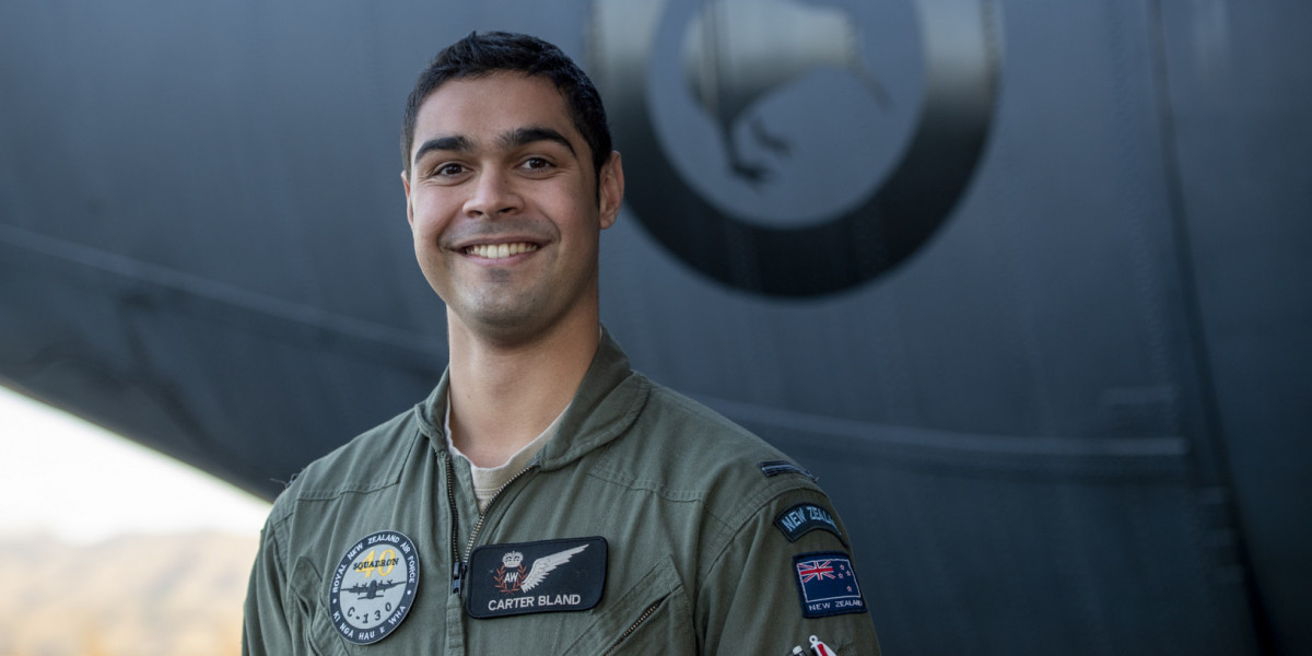 Hercules way finder flying in the family footsteps - New Zealand ...