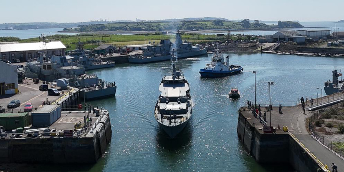 Navy reservists help regenerate Irish patrol ship - New Zealand Defence ...