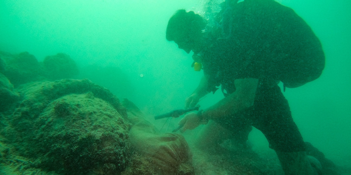Second World War-era bombs in Vanuatu made safe by Navy divers - New ...
