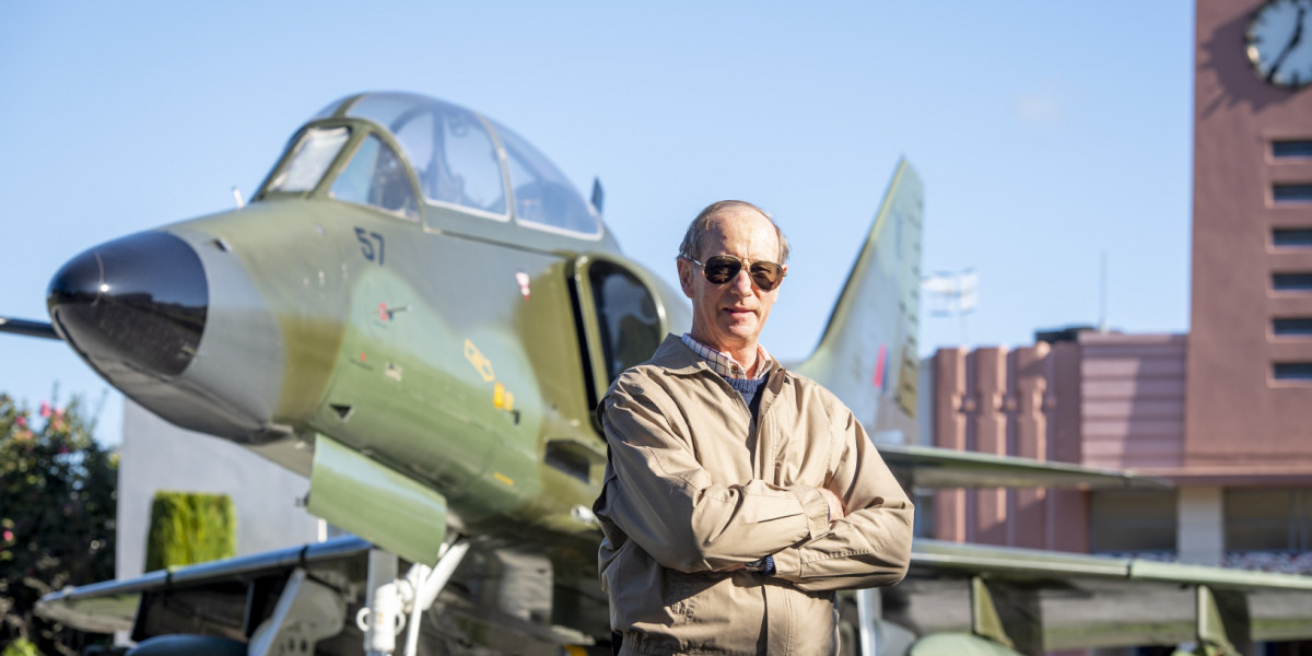 RNZAF Skyhawk history-maker calls time on illustrious career - New ...